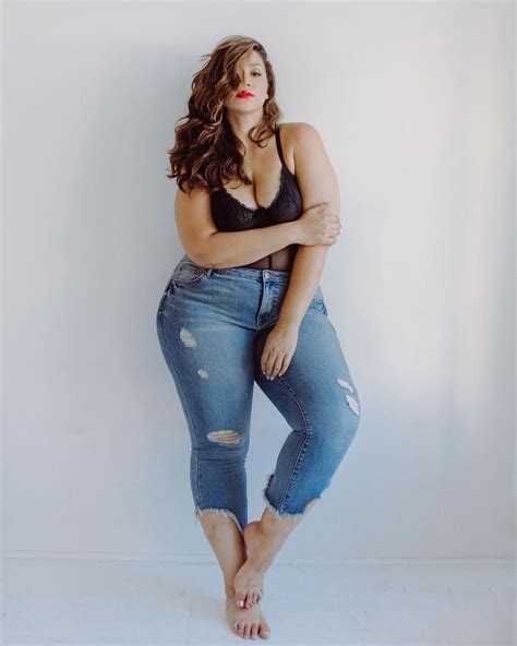 Estilo Feminino Plus Size Pose Foto Looks Goticos Ensaio Fotográfico