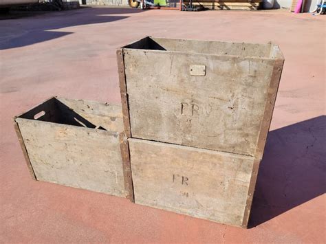 Lesen Zaboj Za Steklenice Franc Ravnihar