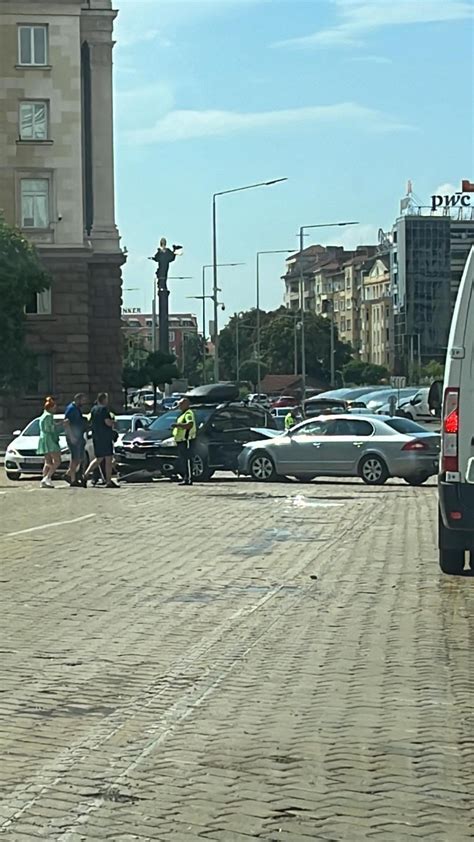 Катастрофа на пъпа на София затрудни движението Статии Inews Bg