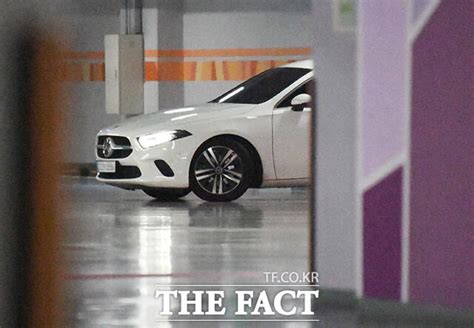 [단독] 축구 스타 이강인 에이프릴 이나은과 풋풋한 데이트 연예 기사 더팩트