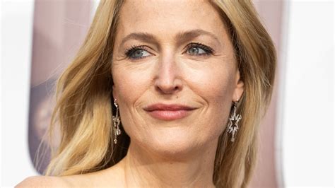 Gillian Anderson 55 Steals The Show In Tight Fitting Green Dress Hello
