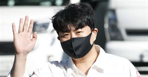 김호중 대체복무 서초구청 첫 출근→팬송 발표 종합