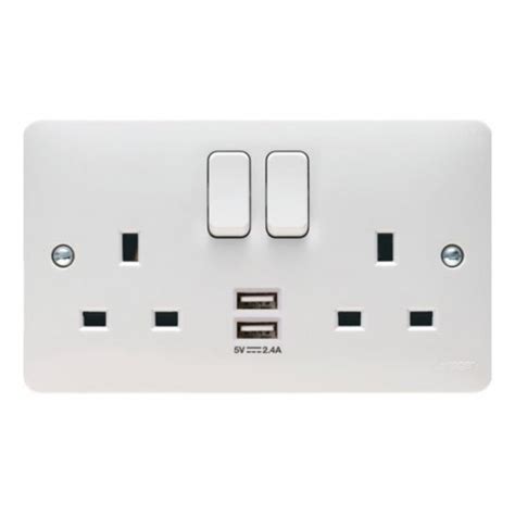 Hager WMSS USB Sollysta White Moulded Gang Double Pole Switched Socket With Dual Earth X