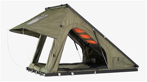 This Rooftop Tent Impresses With Ultralight Carbon Fiber Material