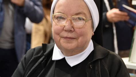 Siostra Anastazja sprzedała ok 4 mln książek Jak wyglądało jej życie Onet Gotowanie