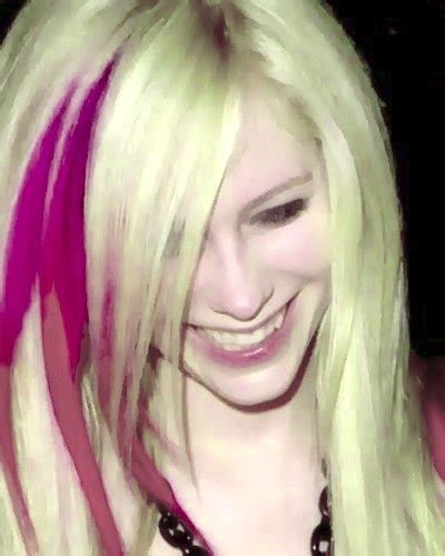 Nanna ~ Doação De Fotos Fake ~ Avril Lavigne
