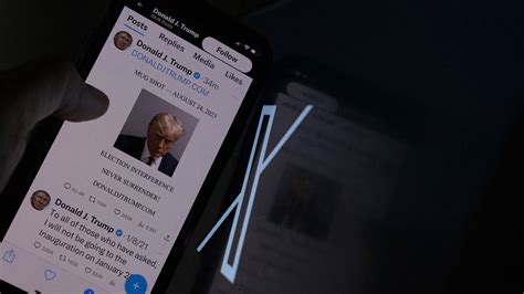 Trump Regresa A Twitter Ahora X Con Su Foto Bajo Arresto Policial