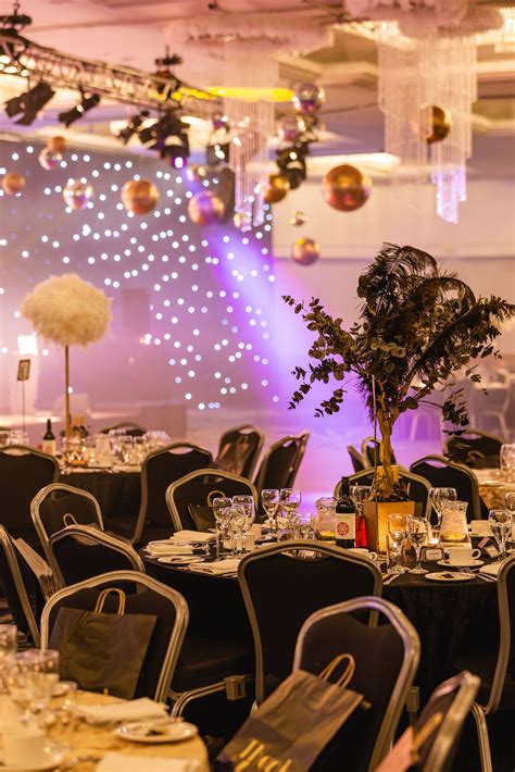 Awards Night Ideas How To Host An Oscar Themed Party Uesxp