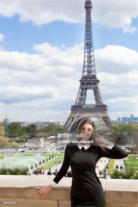 Cute Eiffel Tower Background