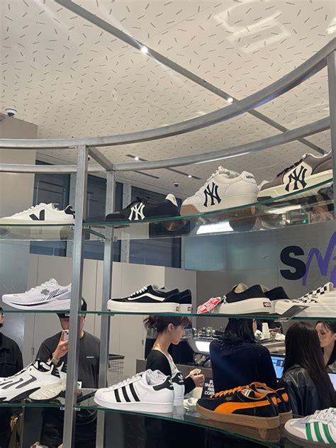 무신사 성수 팝업스토어 성수동 데이트코스 추천 Mlb 여성운동화 구경구경 네이버 블로그