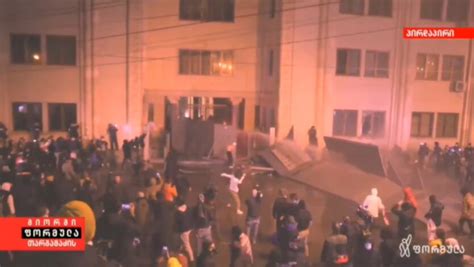 Майдан у Грузії почався жорсткий розгін протестувальників після