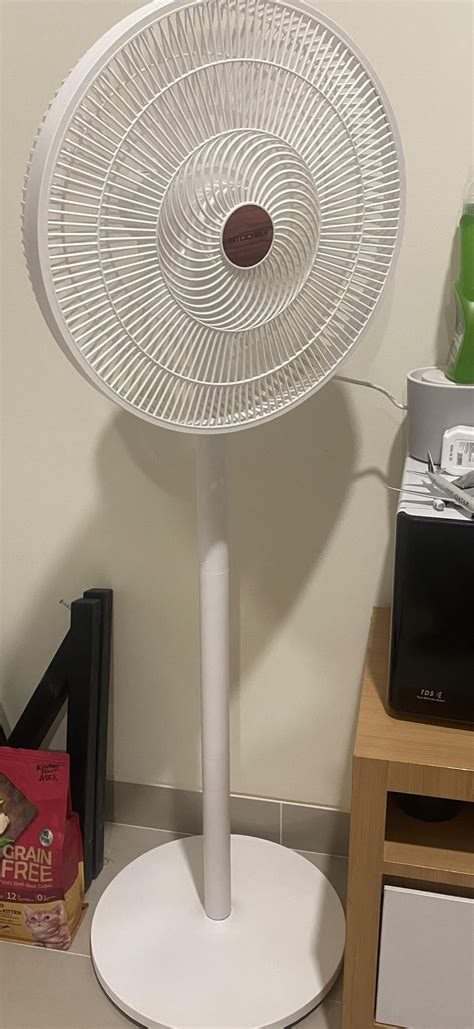 Went To A Wedding And This Beauty Was Just Begging For Me To Pick Her