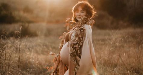 Atandt Girl Milana Vayntrubs Personal Life Is Incredibly Mysterious