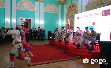 Монгол Япон улс дипломат харилцаа тогтоосны 45 жилийн ойн үзэсгэлэнг нээв