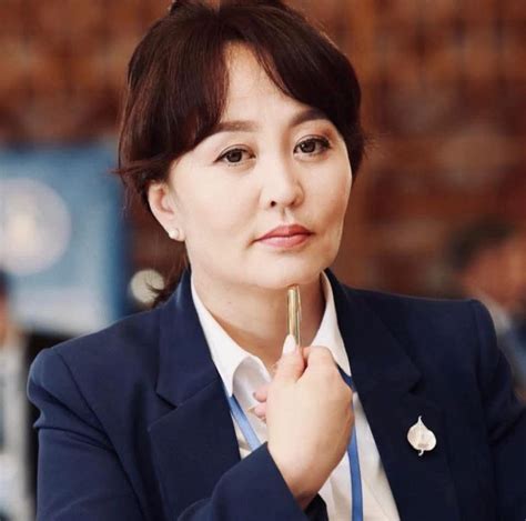 Харьцуулалт Өмгөөлөгч Р Булгамаа Ээжээ гэмт хэргийн улмаас алдсан 5хан настай хүүхдэд хуулийн