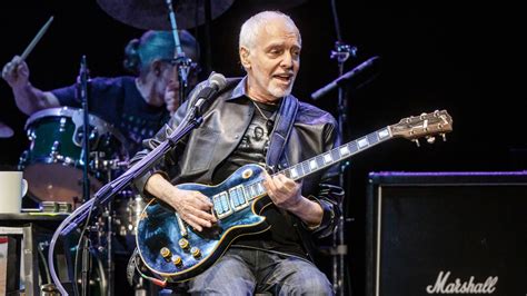 Watch Peter Frampton End His Touring Career With A Final Show Closing