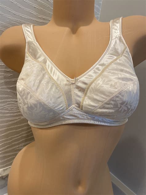 70s Bullet Bra With Gem