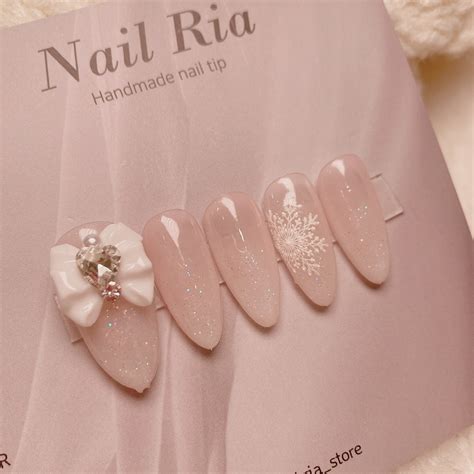 크리스마스네일 연말 눈꽃 그라네일 에이블리