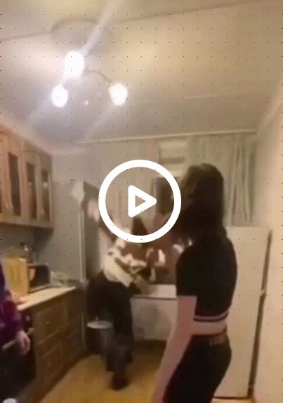 В Череповце разнесли хату и заставили целовать ноги Бедняга захотел весело встретить Новый год