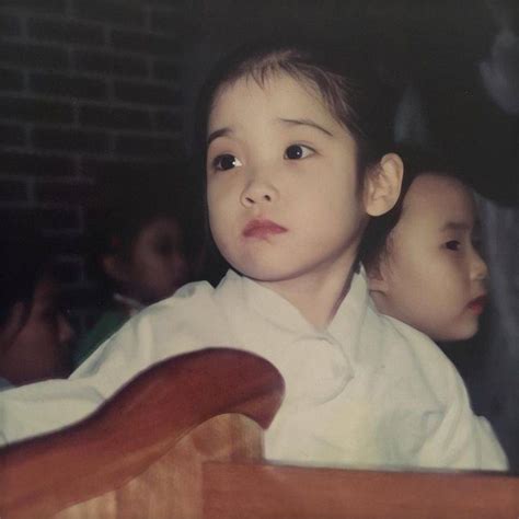 고화질로 복구한 아이유 어릴 적 사진  인스티즈 Instiz 인티포털 카테고리