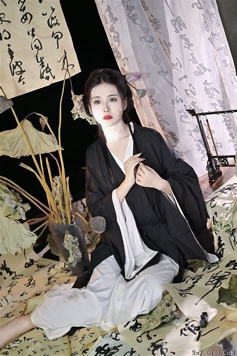 Yituyu艺图语 Vol5086 Yi Yi Bu Xiang Zhang Pang Pang 31p 六色网