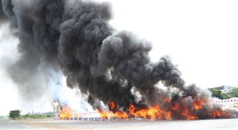 မြန်မာတွင် ကန်ဒေါ်လာသန်း ၃၀၀ ခန့်တန်ဖိုးရှိ မူးယစ်ဆေးဝါးများ မီးရှို့ဖ