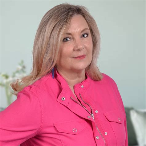 What Should I Wear For My Headshot Portrait Session — Kat Squibb