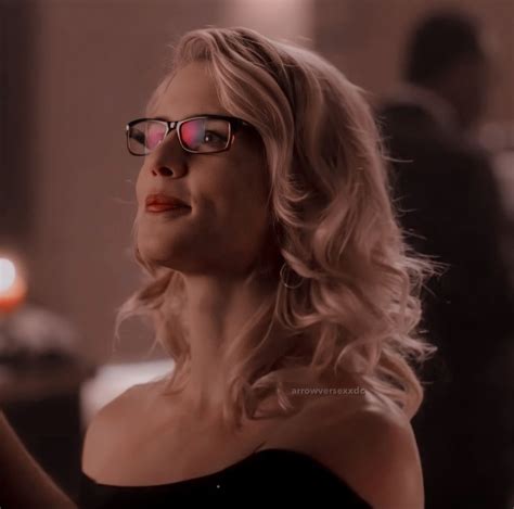 Emily Bett Ricards Felicity Smoak Arrow Arrowverse Felicity