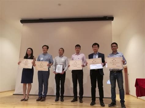 来自北航法国校友会的跟踪报道北航校旗全球传递第一站在巴黎启程 北航中法工程师学院