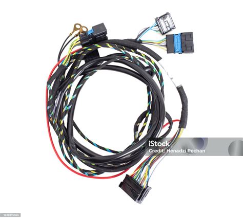 백색 배경 분리 전기 접합부에 어댑터 및 커넥터가 있는 자동차 배선 0명에 대한 스톡 사진 및 기타 이미지 0명 다중 색상 데이터 Istock