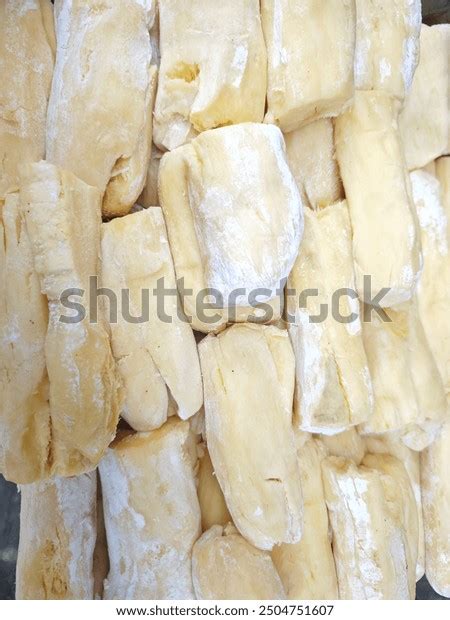 424 Cassava Vertical Royalty Free Photos And Stock Images Shutterstock