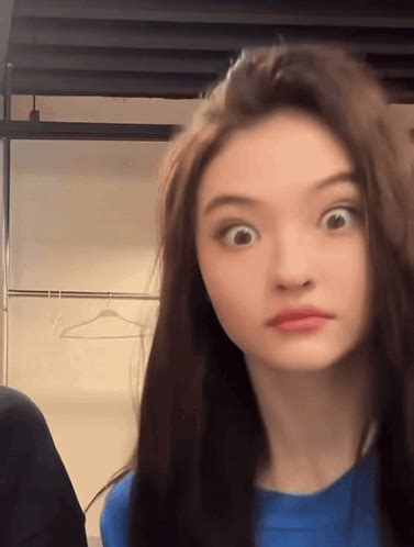 Shocked Ella Gross Gif Shocked Ella Gross Meovv Discover Share Gifs