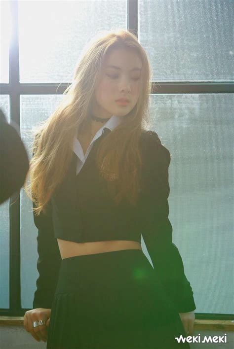Weki Meki에 있는 Flame Kuro님의 핀 자켓