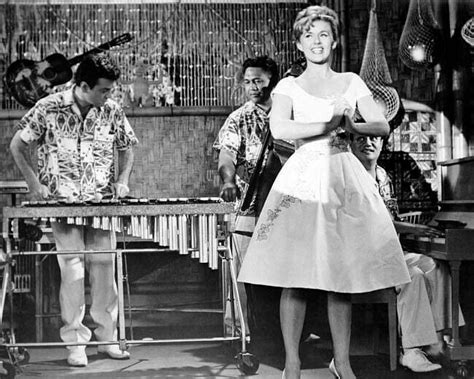 Connie Stevens As Cricket Blake Sings On Hawaiian Eye Tv Series 8x10