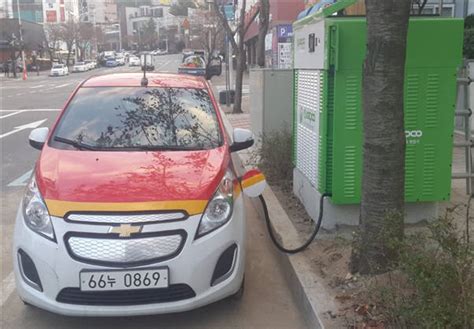 길거리 전봇대·변압기도 전기차 충전기로 변신 전자신문