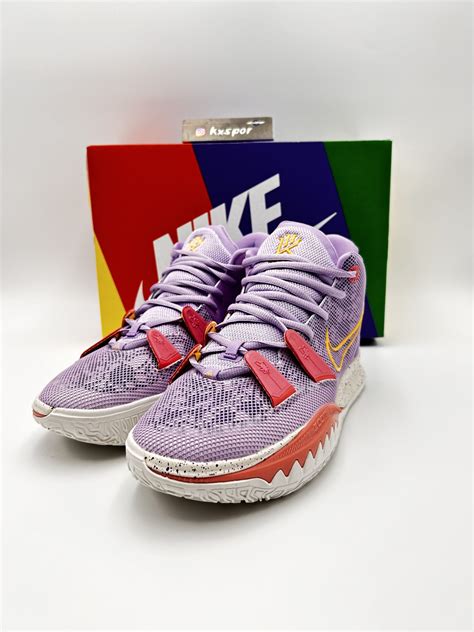 Kyrie 7 “azurie”