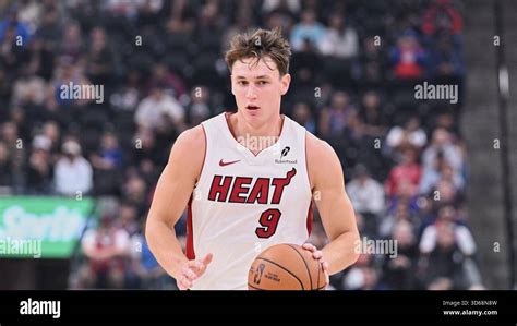 Miami Heat Guard Pelle Larsson 9 Dribbles Against The Los Angeles
