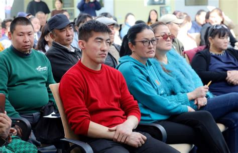 Хөгжлийн бэрхшээлтэй иргэдийг ажил хийхэд нь тусалж байна