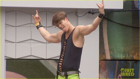 Big Brother S Alyssa Snider Admits To Going All The Way With Kyle Capener On A Pool Floatie