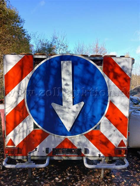 Zoll Auktion 1 Verkehrsleittafel Verkehrsicherungsanhänger Schiffner