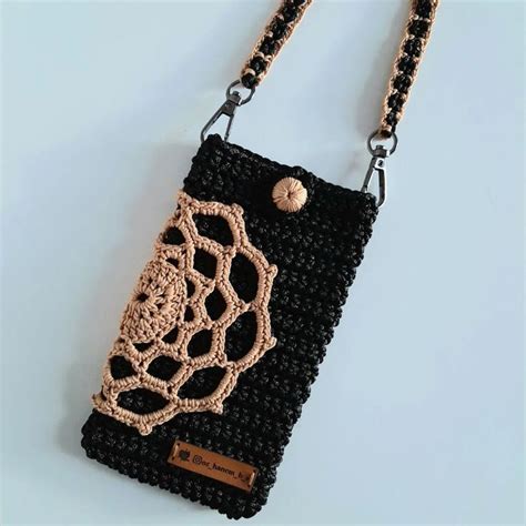 Telefon kılıfı | Modèles de tapis en crochet, Modèles de sac en crochet ...