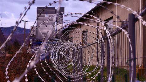 A Quick Razor Wire Classification