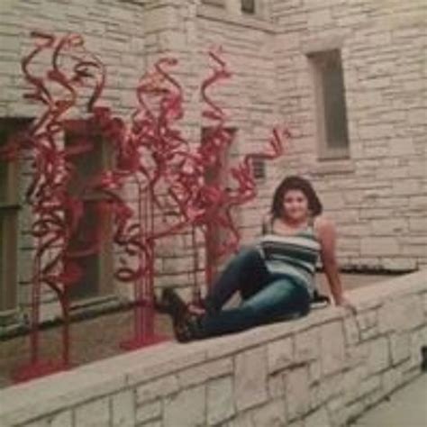 Stream Amina Mujic Music Listen To Songs Albums Playlists For Free