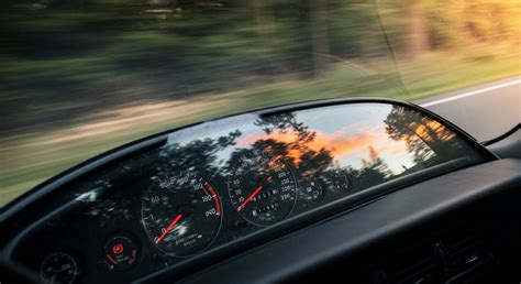 Rydberg Quantum Classical Algorithms Accelerate Solutions To Complex Optimisation Problems