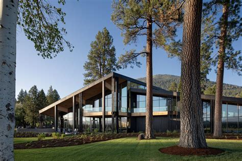 Volcanic Landscape Informs Hacker Architects Design Of Oregon Lodge