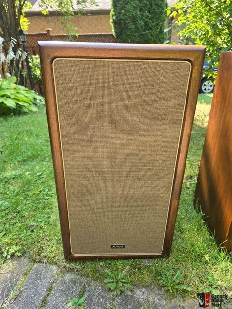 Advent 5012w Floor Standing Speakers Photo 5276358 Canuck Audio Mart