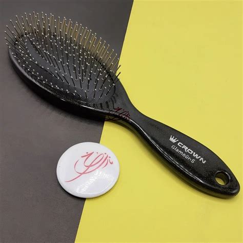 خرید و قیمت برس موی سر بیضی دندانه فلزی کرون Crown مدل گلامور S مشکی از غرفه لوازم آرایشی نازی رخ