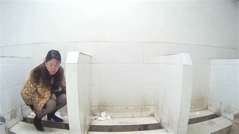 Chinese Lady Toilet Voyeur Video 132 日本語で