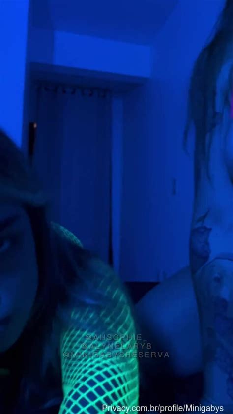 Mini Gabys Naked Midget Together With Two Hot Friends Cnn Amador