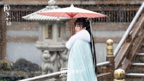 白鹿20個古裝造型！《長月燼明》靈動，《周生如故》溫婉，和趙露思同款醜瀏海誰贏了？